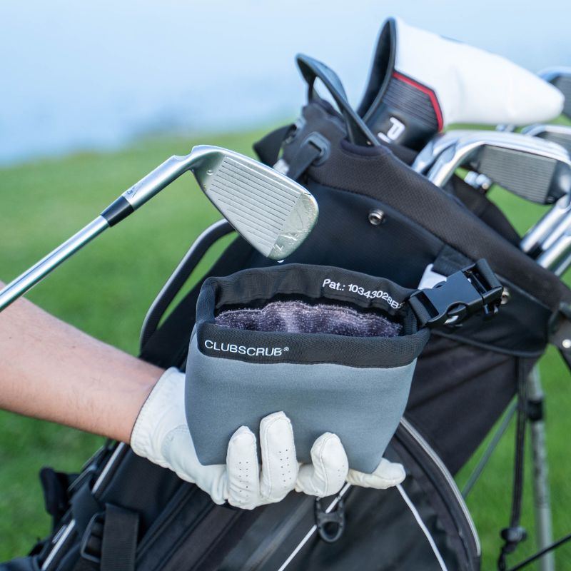Club Scrub : The ultimate golf accessory to clean your clubs and balls